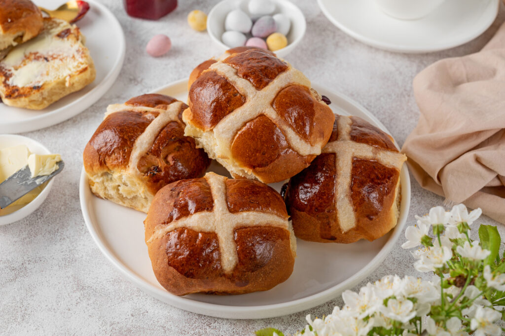 A healthier Hot Cross Bun recipe and our Easter colouring-in for your ...